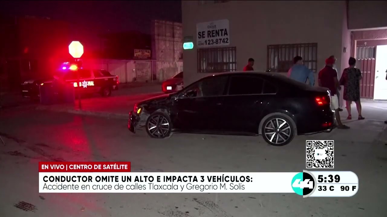 Conductor omite un alto e impacta 4 vehículos - El Canal de las ...